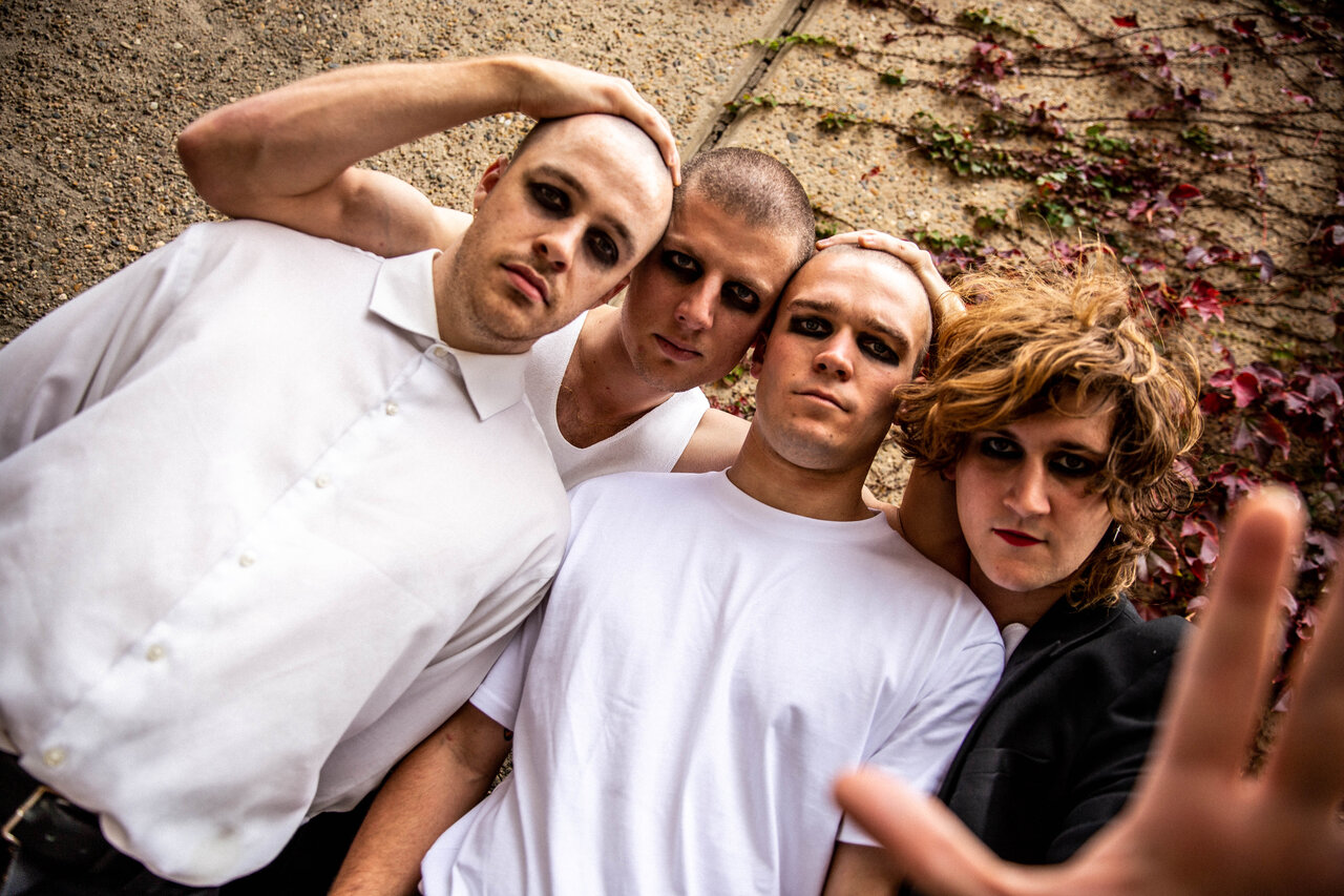 Johnny Hunter are back with menacing new single and video for ‘The Floor’